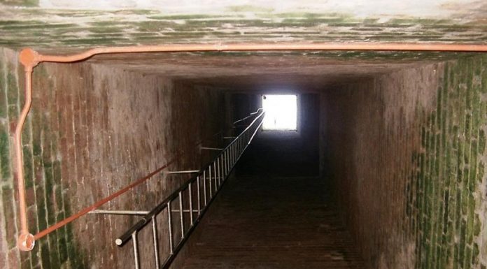 8 Lokasi Wajib Terjah Di Labuan. Paling Best Nak Beli Coklat & Minyak ...