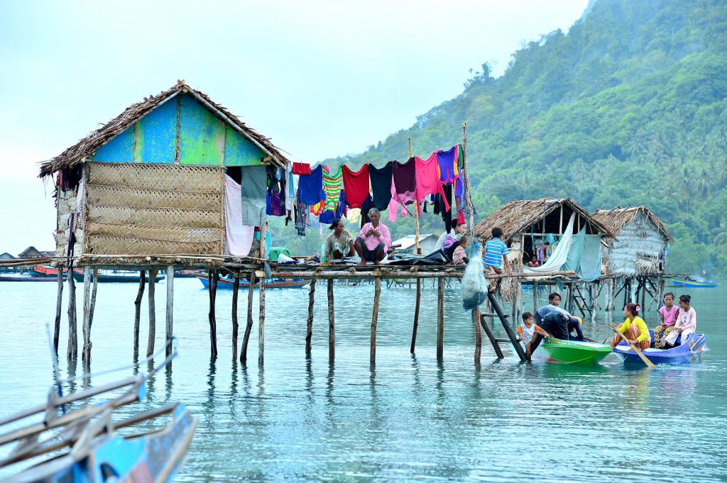 Rumah Tengah Laut & Tiada Elektrik, Kehidupan Bajau Laut Sabah Dicemburui