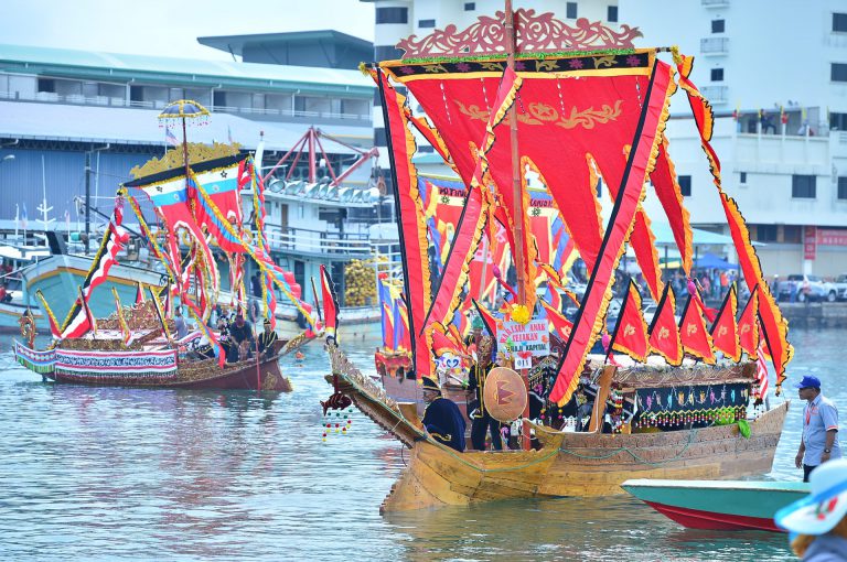 Regatta Lepa Semporna, Hari Perayaan Suku Kaum Bajau Di Sabah Penuh ...