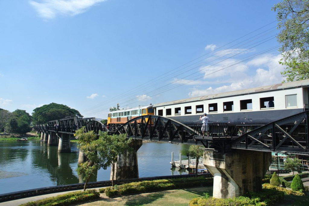 Perasaan Sayu Menyelubungi, Tatkala Menoraka ‘Landasan Keretapi Maut ...