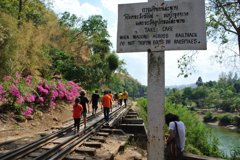 Perasaan Sayu Menyelubungi, Tatkala Menoraka ‘Landasan Keretapi Maut ...