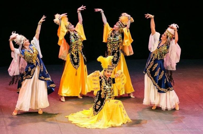 Tarian Lazgi Tarian Tradisi Uzbekistan Diiktiraf UNESCO