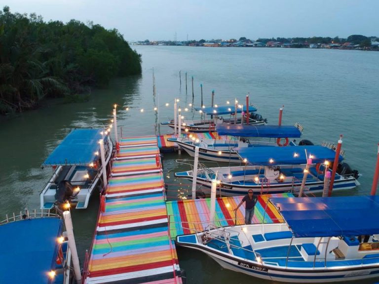 Fenomena Blue Tears Di Kuala Selangor