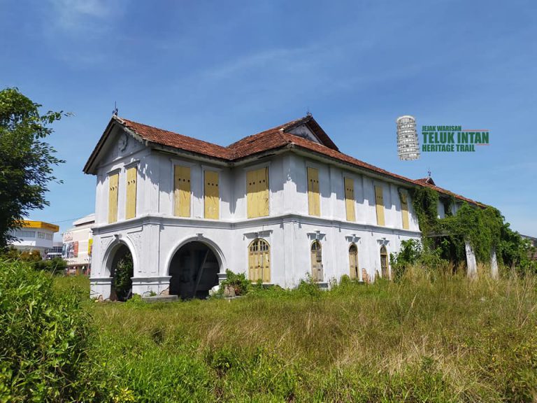 Kisah Disebalik Rumah Agam Putih Terbiar Di Teluk Intan