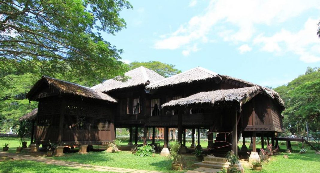 Nak Tengok Seni Binaan Asli Rumah Kayu Berusia 100 Tahun Di Kedah ...