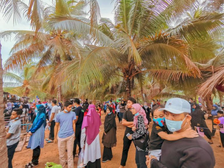 Floating Market Made In Kelantan, Pulau Suri Pasar Terapung!