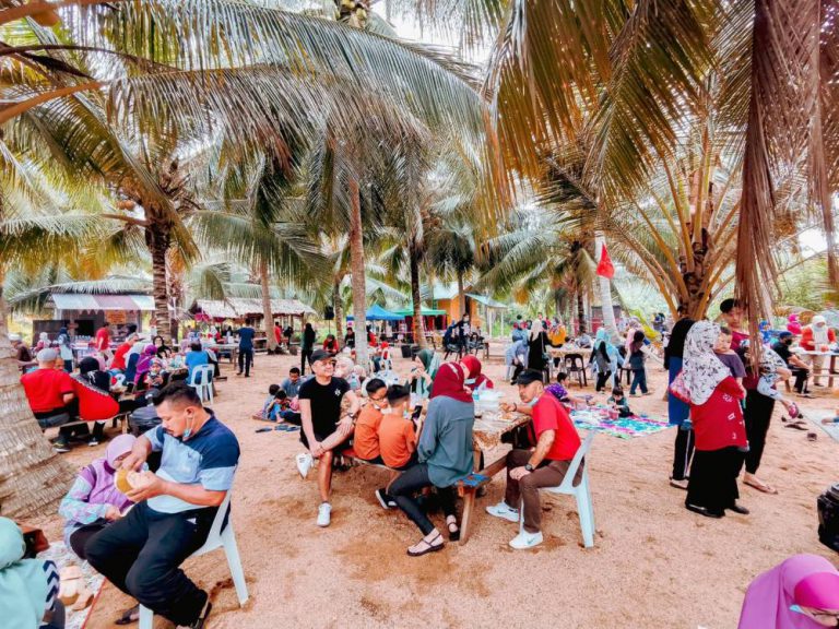 Floating Market Made In Kelantan, Pulau Suri Pasar Terapung!