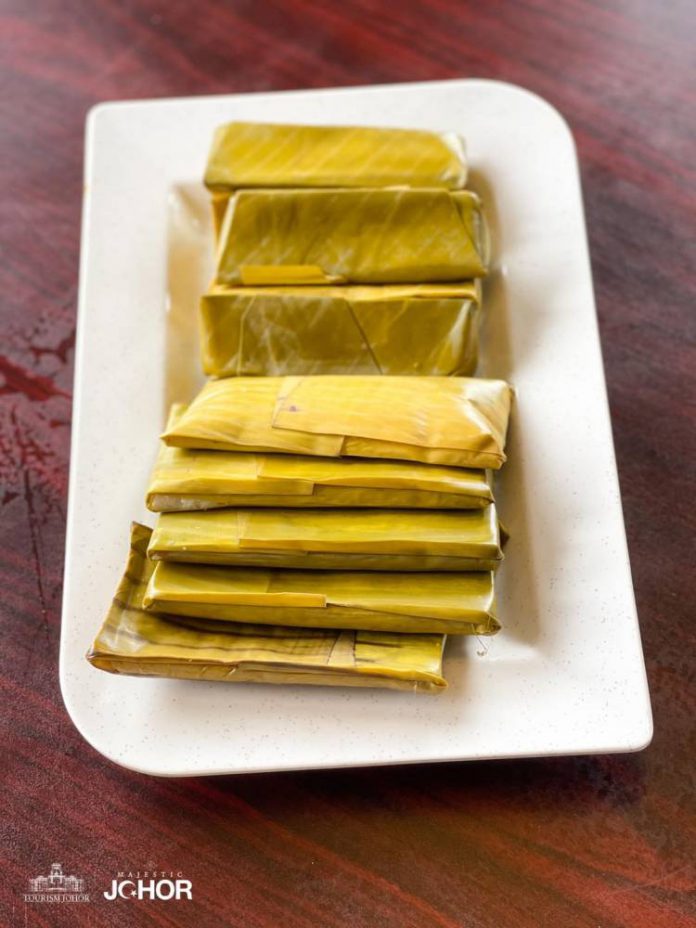 Tak Lengkap Raya Tanpa Burasak, Makanan Tradisi Hidangan Utama Di Johor