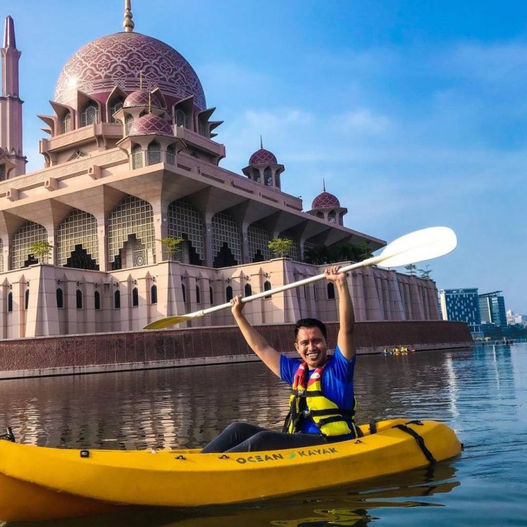 Rasai Pengalaman Berkayak Di Tasik Putrajaya, Berteman Pemandangan ...
