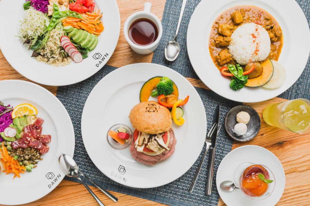 Dawn Ver Café, Restoran Unik Dikendalikan Orang Lumpuh Sebagai Pelayan