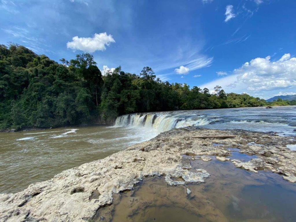 Niagara Falls Of Malaysia, Indahnya Air Terjun Lusong Laku Di Kapit ...