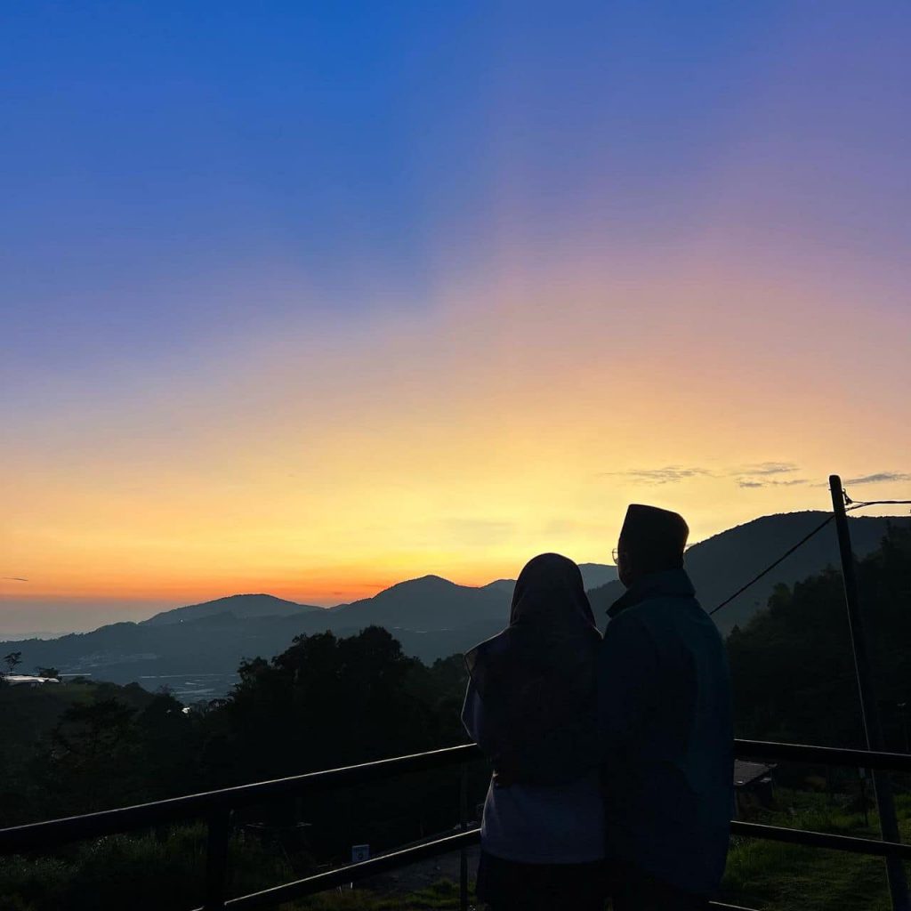 Berbuka, Terawih, Moreh & Sahur Ditemani Kabus, View Cantik Di Campsite ...