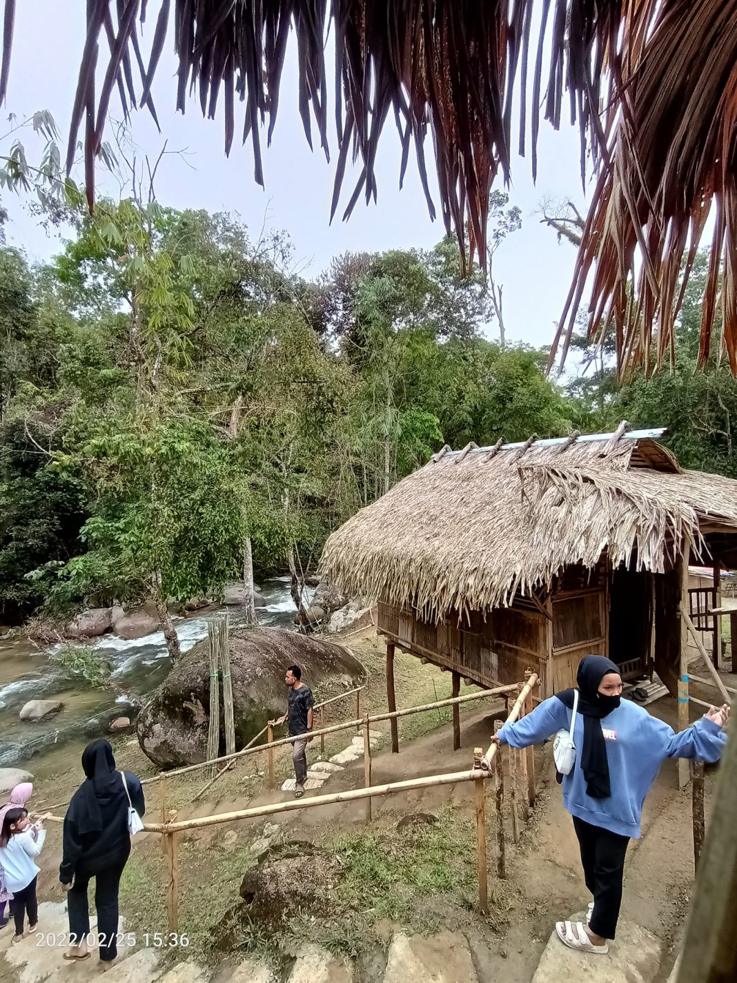 Buka Pintu Nampak Air Sungai Jernih, Tak Payah Aircond & Kipas. Tenang ...