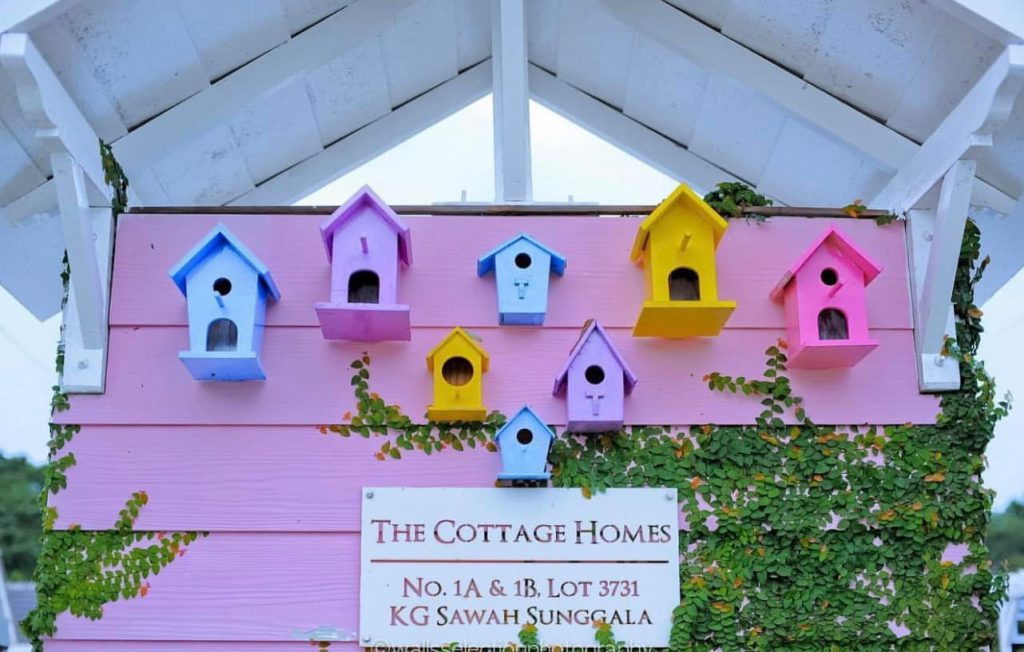 Percutian Ala Desa Inggeris Di Cottage Homes PD, Cottage Cantik Warna ...