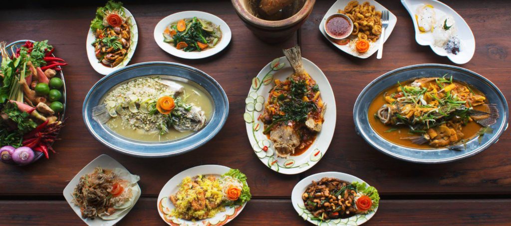 Makan Dengan Tenang Sambil Ditemani Alam Di Restoran Terra Pong, Hulu ...