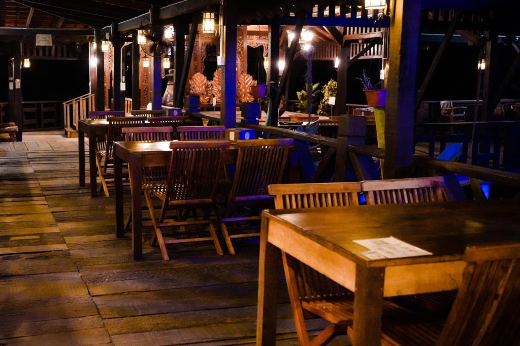 Makan Dengan Tenang Sambil Ditemani Alam Di Restoran Terra Pong, Hulu ...