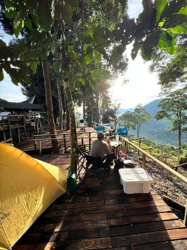 Camping Atas Awan Dengan Suhu Sejuk Macam Oversea di Rainforest Park ...