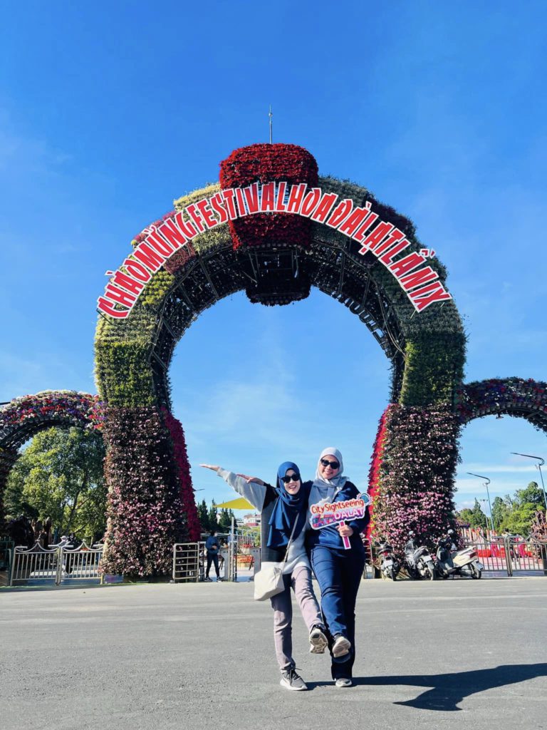 Enjoy View Cantik Di Da Lat Sebelum Shopping Di Ho Chi Minh, Gadis Ini ...