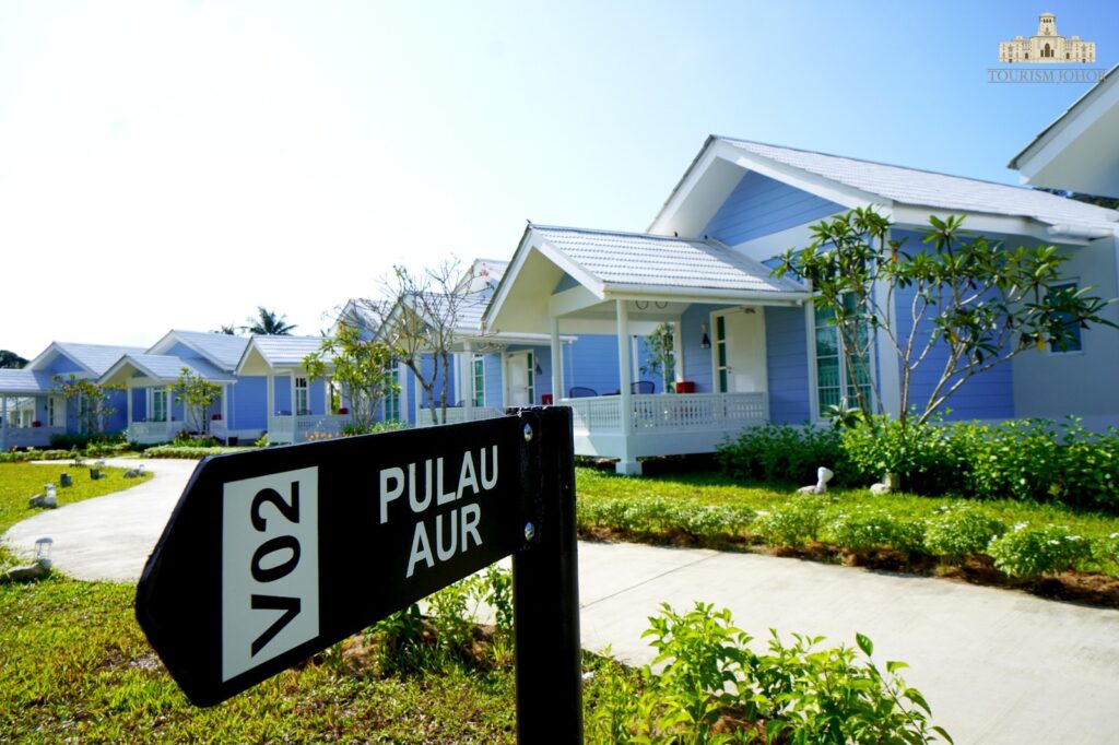 Tenangkan Emosi Di Teluk Buih, Chalet Cantik Berkonsepkan English Cottage