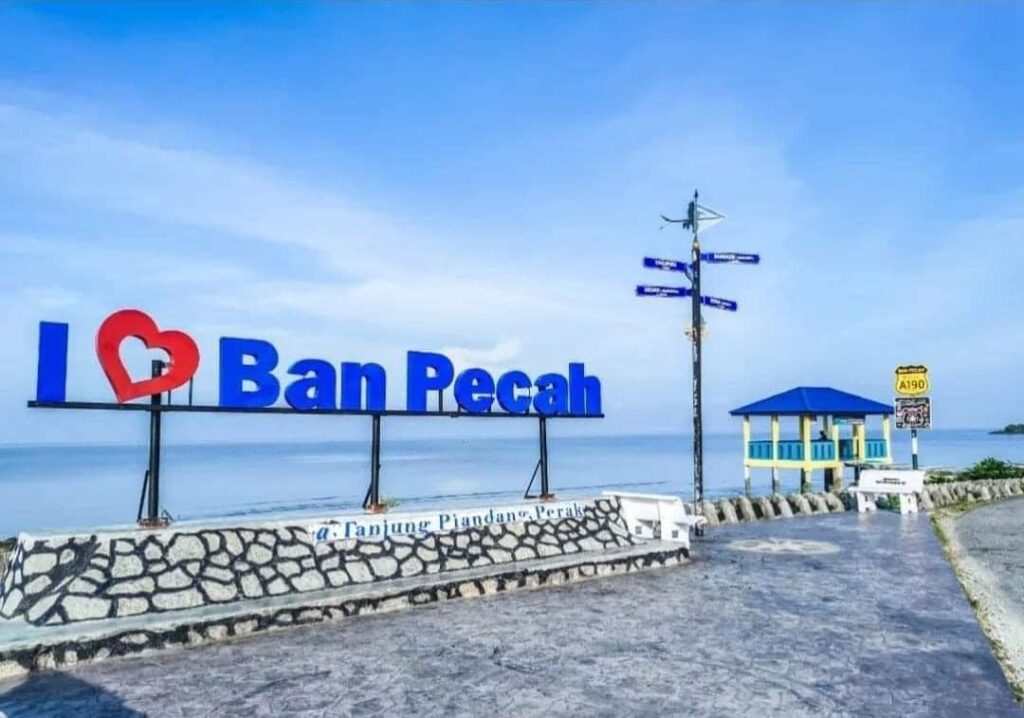 Hidden Gem Di Pantai Ban Pecah, Nampak Kehijauan Sawah Padi Juga