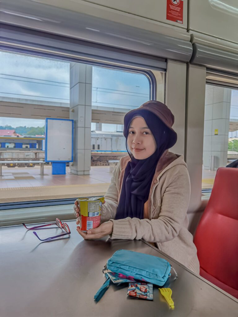 Naik Tren Dari Kajang Ke Kluang, Johor. Boleh Singgah Gunung Lambak!