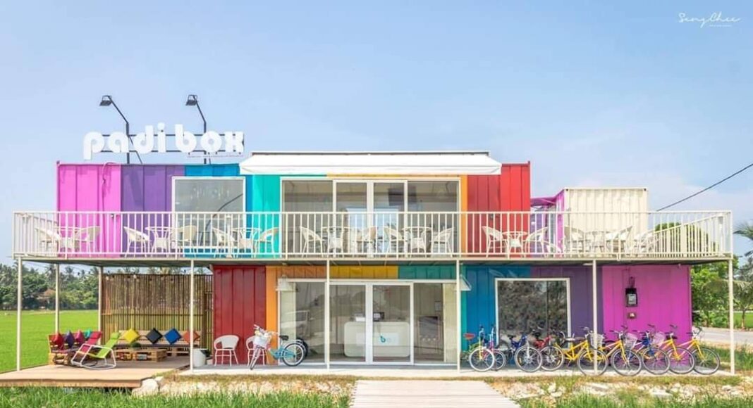 Padi Box Di Sekinchan, Jenis Homestay Kontena Belakang Sawah Padi