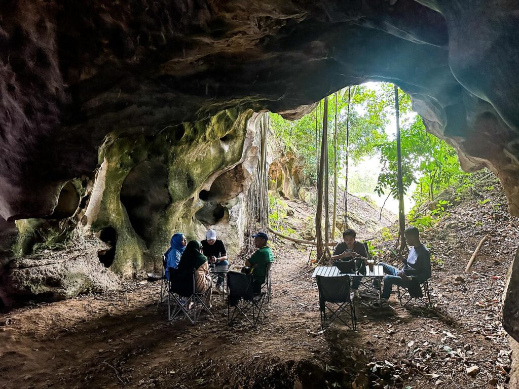Cafe Unik Di Bukit Tau Perlis, Syok Layan Kopi Dalam Gua