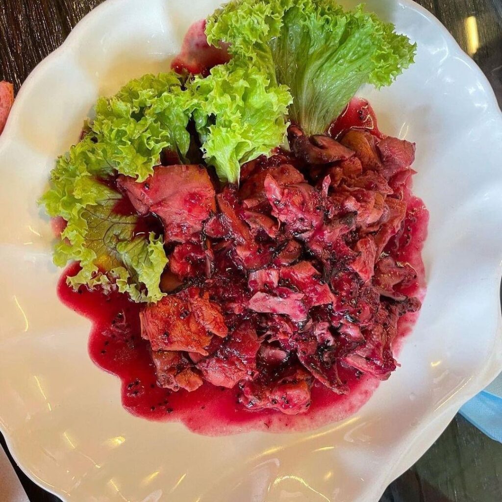 Singgah HL Dragon Fruit Eco Farm, Ladang Buah Naga Dengan Menu Istimewa