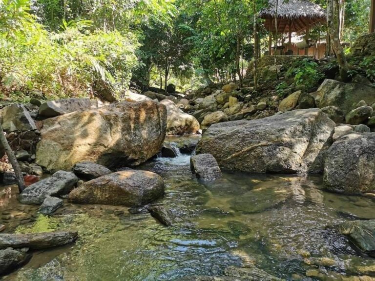 Air Terjun Cantik Di Chalet Unik Lalang's Resort & Spa, Jom Singgah!