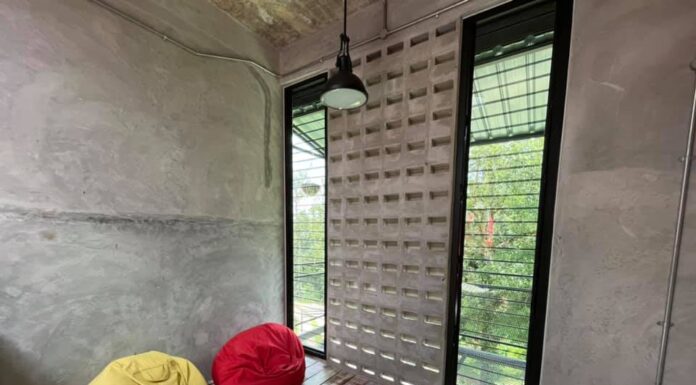 82 Rening di Ulu Rening Batang Kali, Private Villa Berkonsepkan Industrial