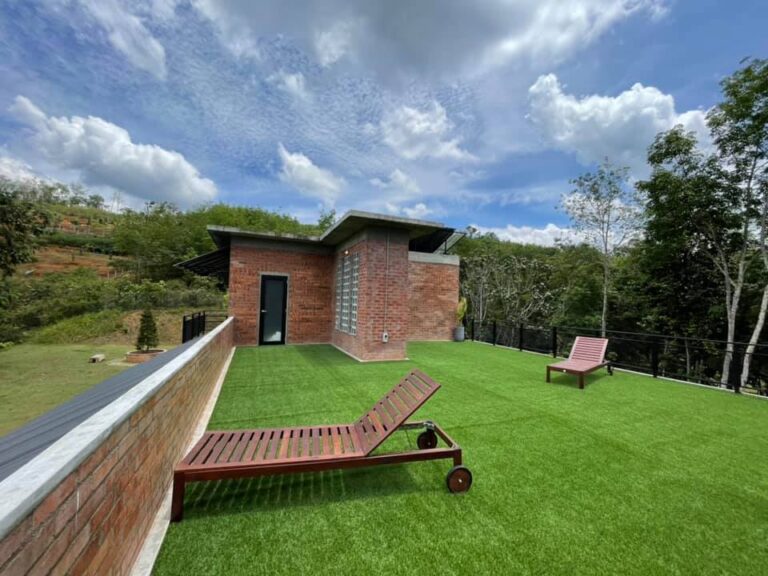 82 Rening di Ulu Rening Batang Kali, Private Villa Berkonsepkan Industrial