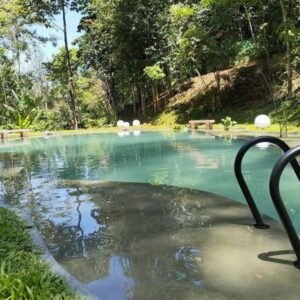 82 Rening di Ulu Rening Batang Kali, Private Villa Berkonsepkan Industrial