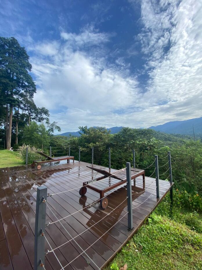 82 Rening di Ulu Rening Batang Kali, Private Villa Berkonsepkan Industrial