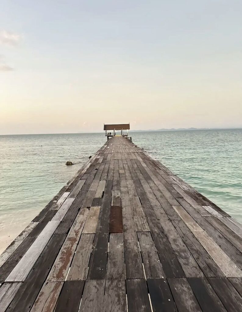 Singgah Pulau Besar di Mersing Johor, Laut Birunya Cantik Bersih