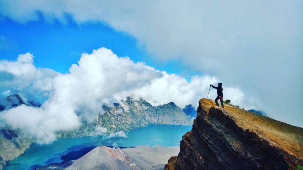 PETUALANGAN KE PUNCAK DEWI ANJANI